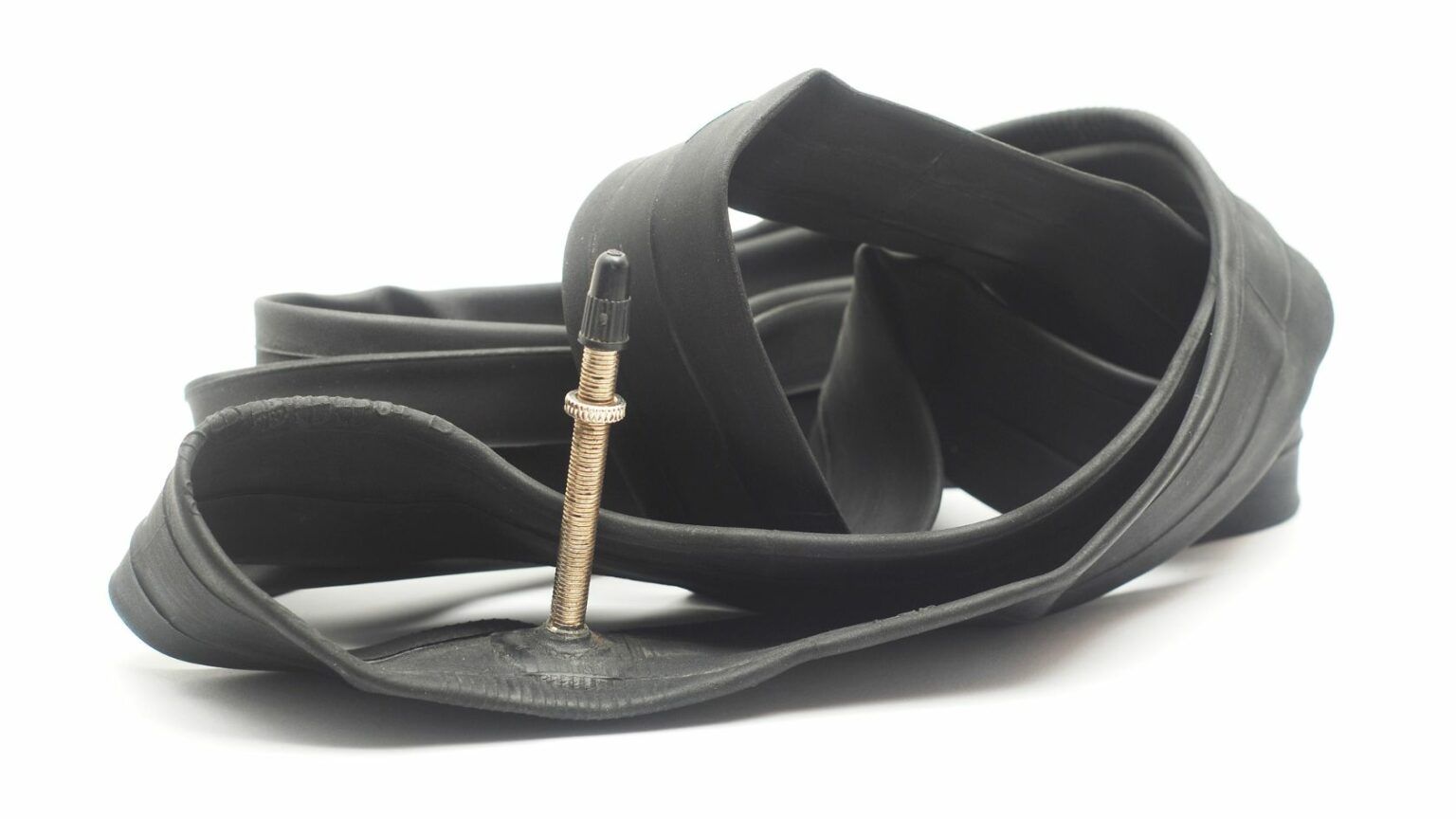 Why don’t car tires have inner tubes? Know the 5 reasons - theCARPLUS