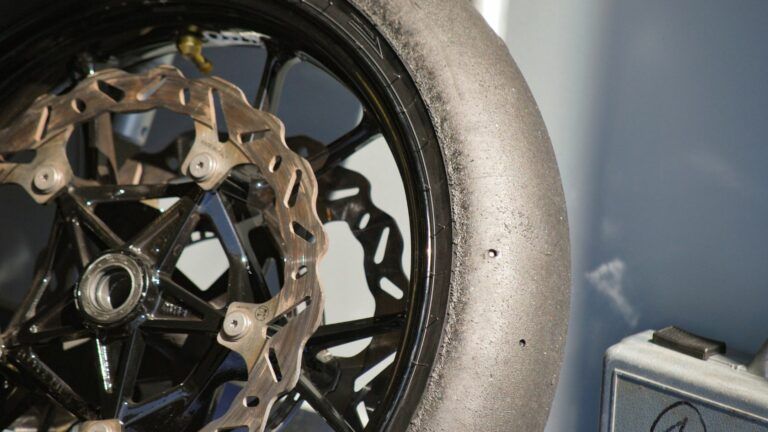 Why are motorcycle tires bald? 5 Reasons for tire baldness - theCARPLUS